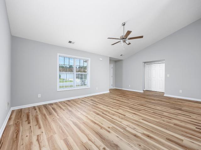 598 W Perry Rd