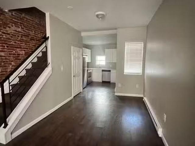 59940529 2056 E Stella St