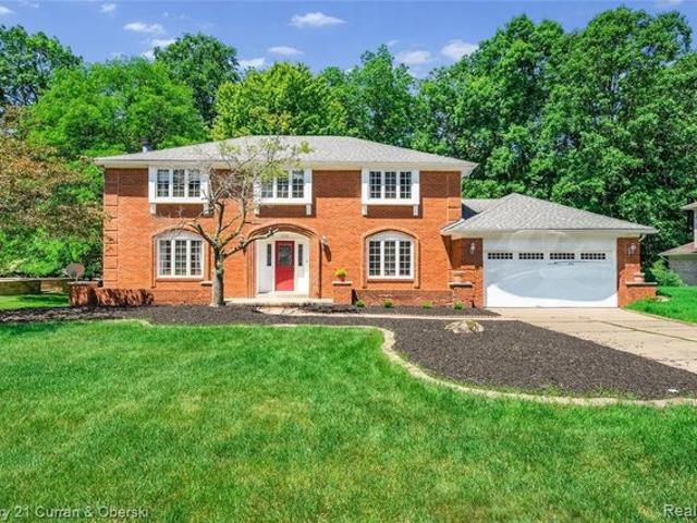 5994 Glen Eagles Dr, West Bloomfield Township, MI 48323