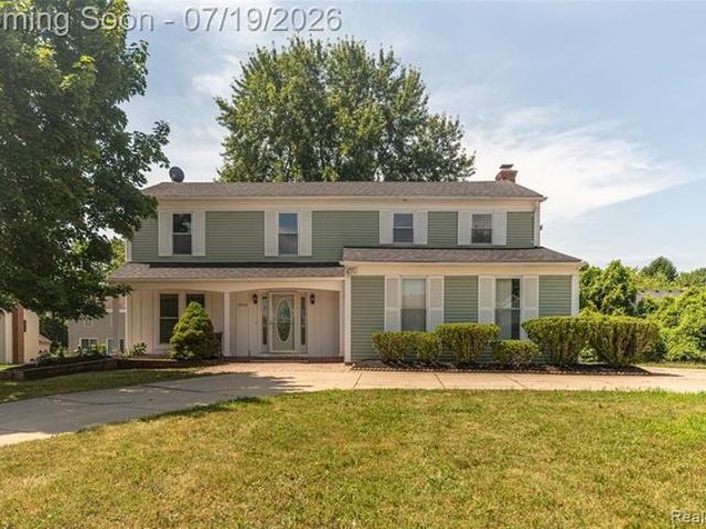 5994 Kingsfield Dr, West Bloomfield Township, MI 48322