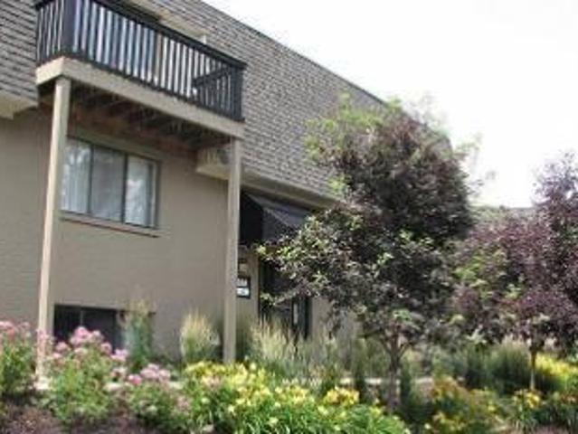 $599 / 1br Great Pice on this One bedroom. Plus 1 Month Free! 2859 S. 93rd Plaza, Park on Center map