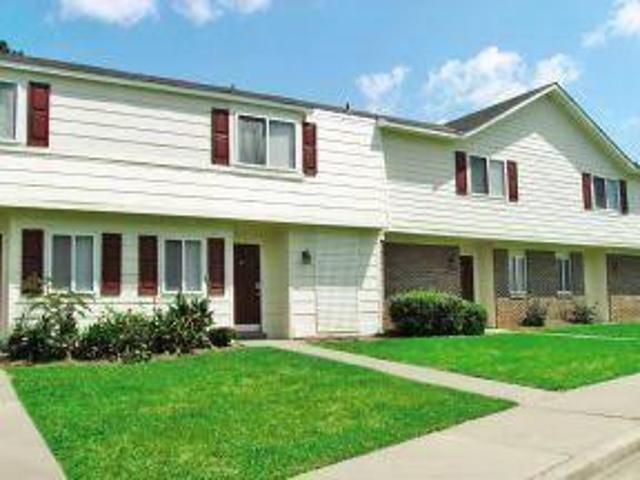 $599 / 2br Do You Need Alot More Space Than A Standard Living Room? I have what you need.