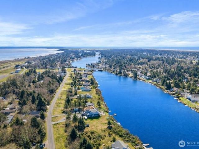 599 E Chance A La Mer NE, Ocean Shores, WA 98569