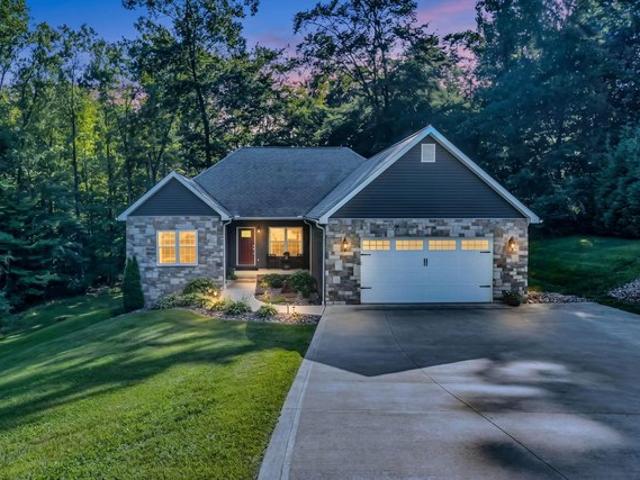 599 Meadowdale Dr, Mansfield, OH 44907