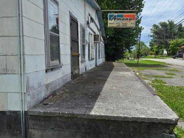599 W 3rd Ave