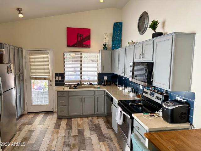 599 w colt road