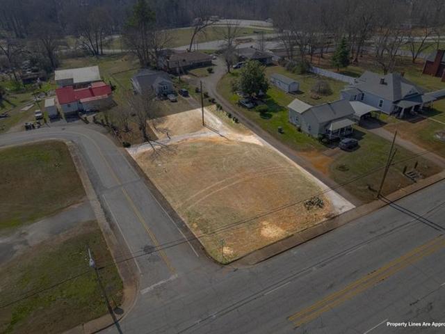 599 W Main St, Pickens, SC 29671