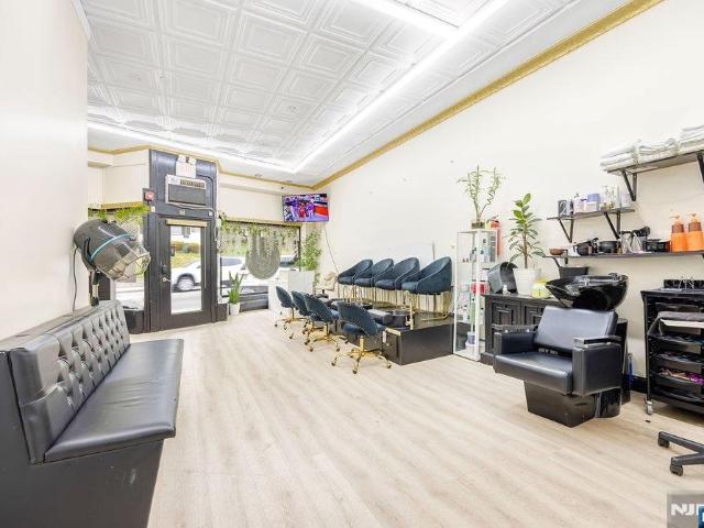 59 63 Valley Road