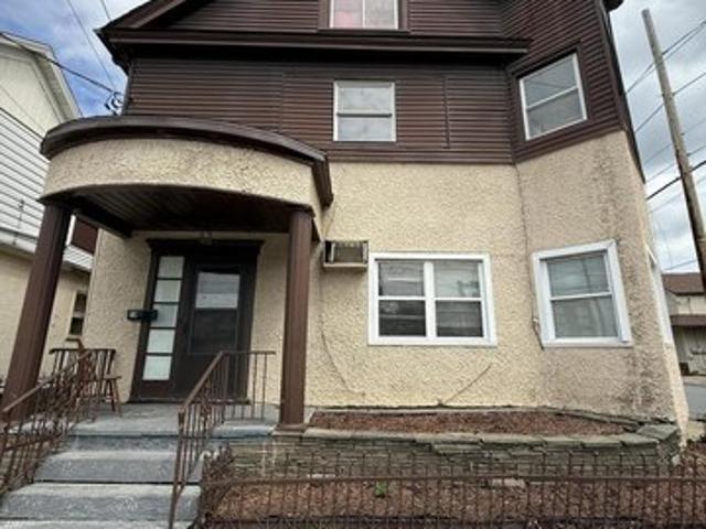 59 7th Ave, Carbondale, PA 18407