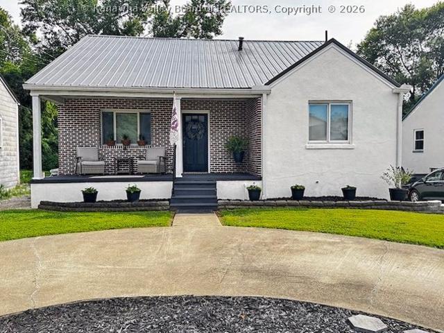 59 10th Ave, Saint Albans, WV 25177