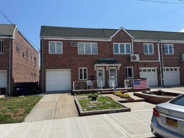 59 25 70th St, Maspeth, NY 11378