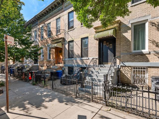 59 29 Linden Street | Compass