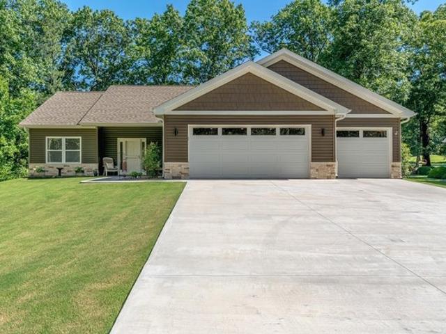 59 Tohatchi Dr, Cherokee Village, AR 72529