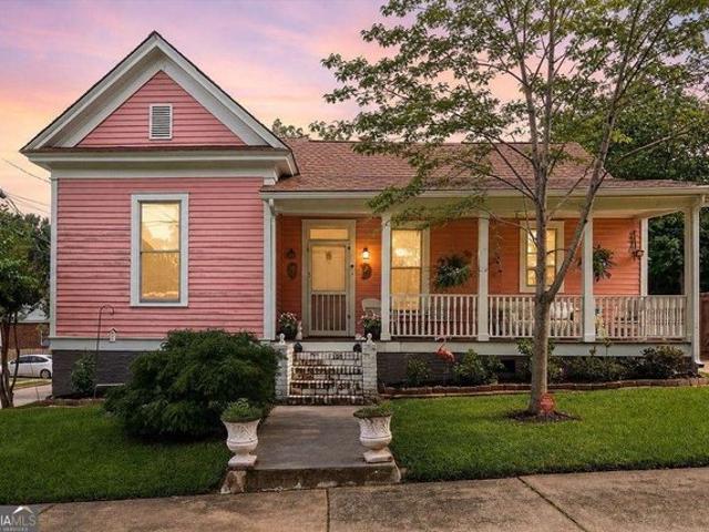 59 W Washington St, Newnan, GA 30263