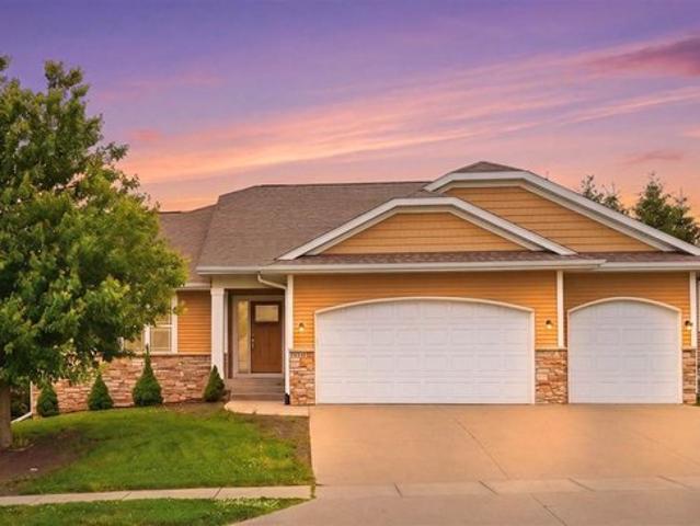 59 Whitechapel Dr, Iowa City, IA 52245
