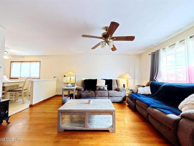 59 Zoe St
