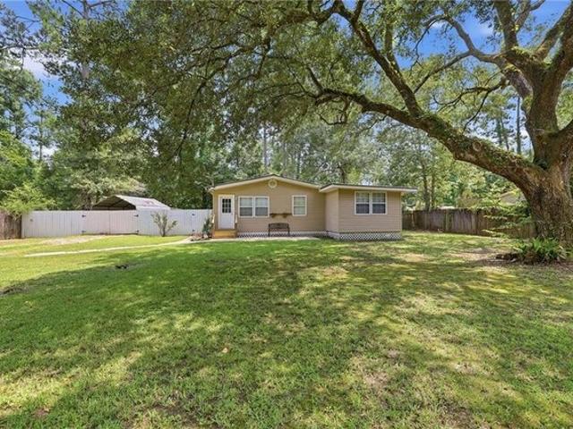 59 Alice St, Madisonville, LA 70447