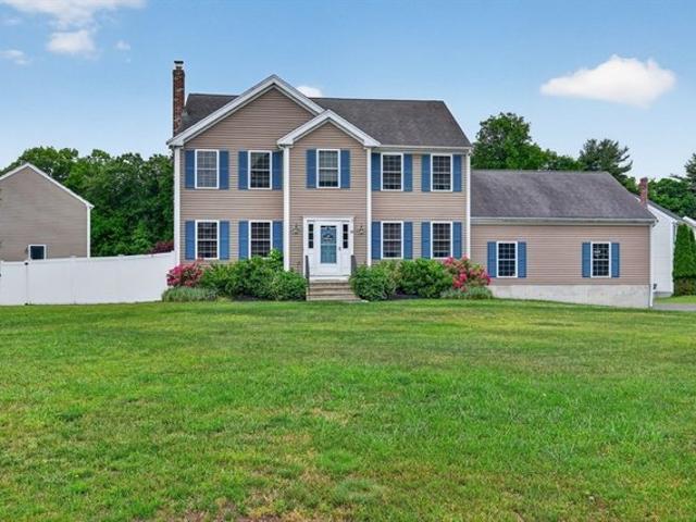 59 Arabian Dr, Taunton, MA 02780