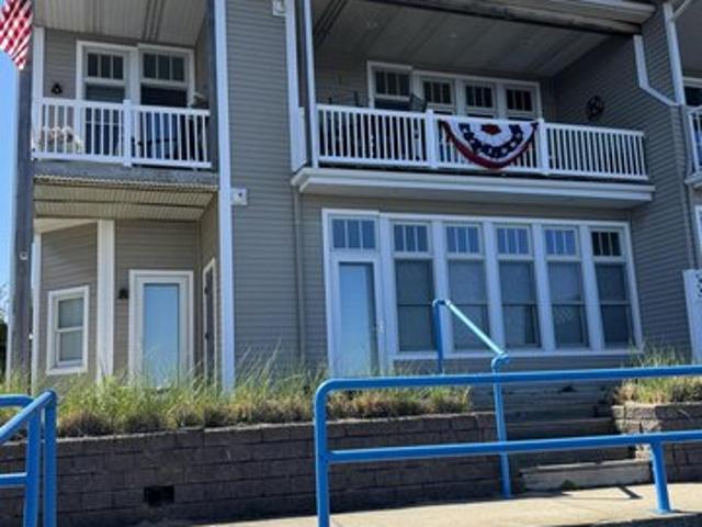 59 Arthur St, Manistee, MI 49660