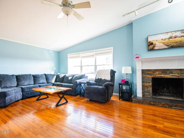 59 Bluebird Road