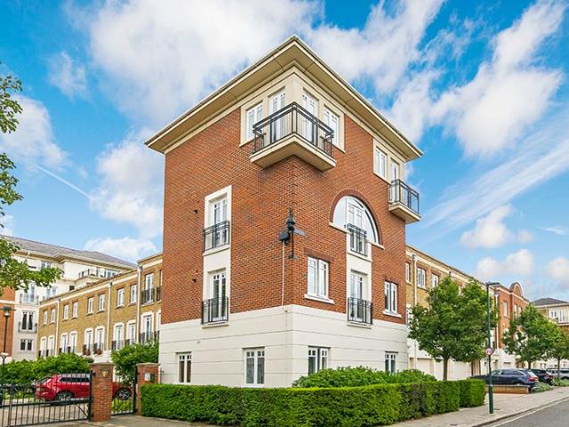 59 Cambridge Road, East Twickenham TW1, 3 bed flat to rent, £4,000 pcm | PrimeLocation