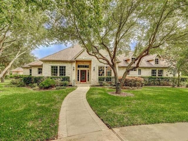 59 Champion Villa Dr, Houston, TX 77069