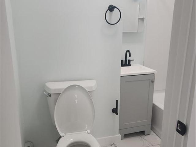 59 Court St, Bristol, RI 02809 | MLS #1409 | Compass