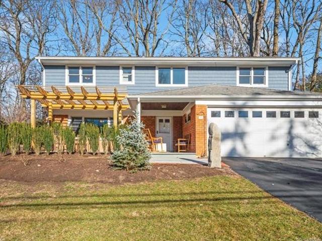 59 Denise Dr, Stamford, CT 06905
