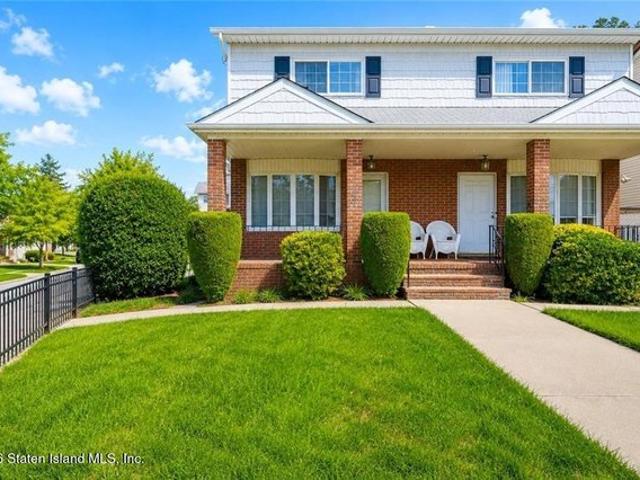 59 Ebony St, Staten Island, NY 10306