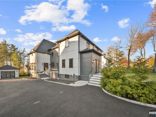 59 Edgewood Ave, West Orange, NJ 07052 | MLS #26010 | Compass