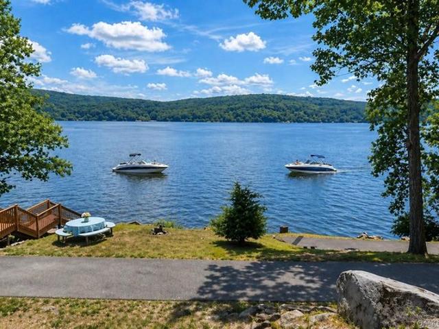 59 Furnace Trl, Greenwood Lake, NY 10925