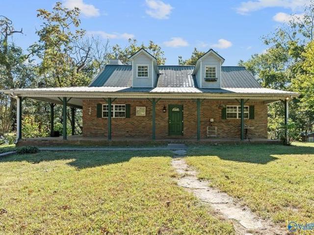 59 Grays Ln, Fayetteville, TN 37334