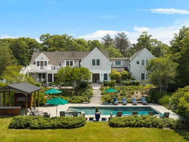 59 Hagerty Dr, Vineyard Haven, MA 02568