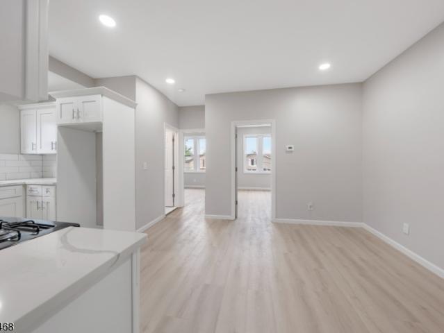 59 Henry St # C3