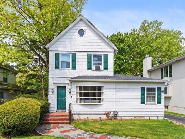 59 Hicks Ln, Great Neck, NY 11024