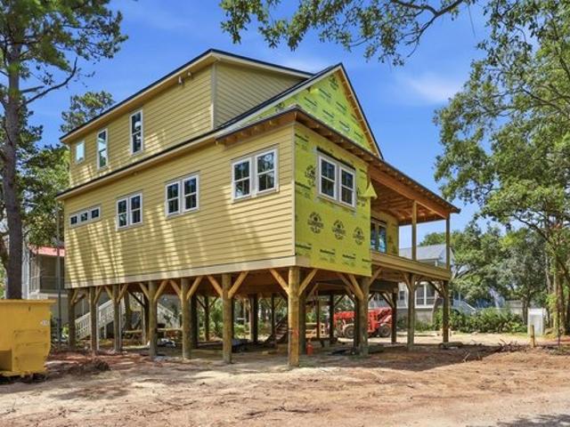 59 Hook Dr, Pawleys Island, SC 29585