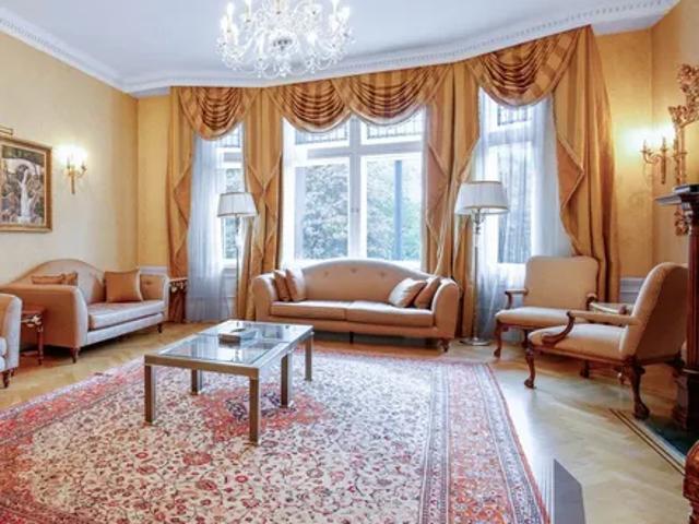 59 Kensington Court, London, W8 5DH, United Kingdom | 5 bed apartment for rent #167524358 | Rentberry