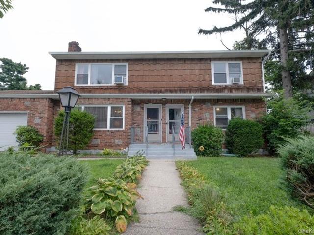 59 Lake Shore Dr, Ronkonkoma, NY 11779