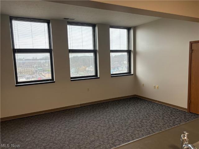 59 Lincoln Way E 702