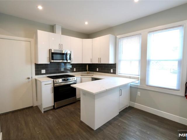 59 Locust Avenue # 1R