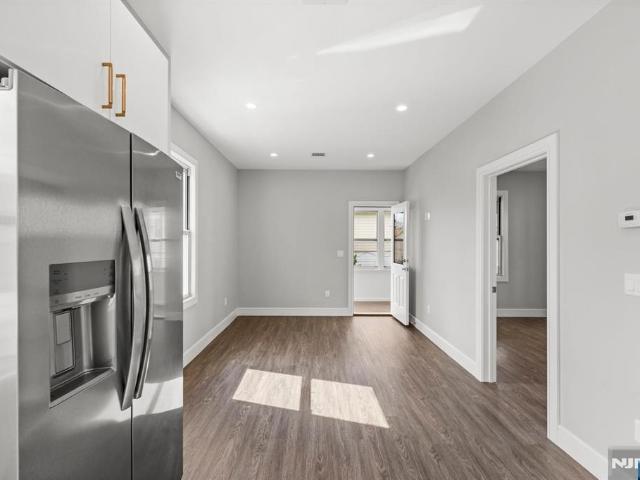 59 Locust Avenue # 1R