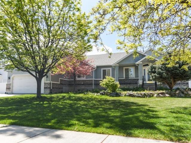 59 Keel Ct, Stansbury Park, UT 84074