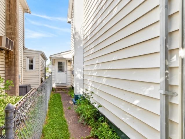 59 Railroad Ave