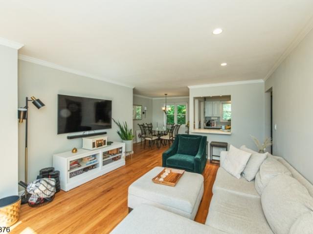 59 Roseland Avenue Unit 23