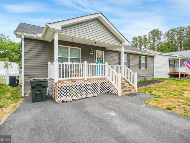 59 Rustic Ln, Colonial Beach, VA 22443 | MLS #VAWE2011 | Compass