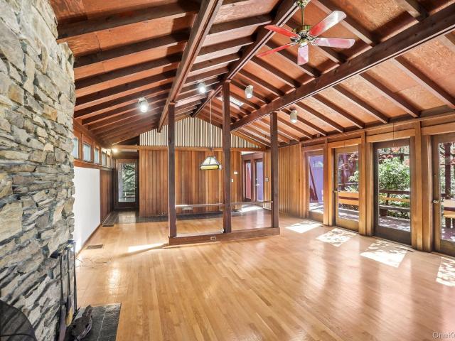 59 Shad Road W
