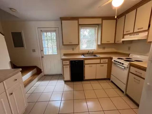 59 Stonegate Ln, Derry, NH 03038 MLS #5038919