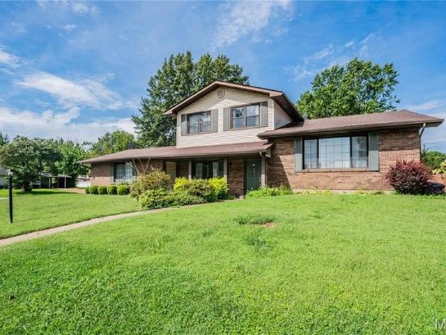 59 Stacy Dr, Fairview Heights, IL 62208