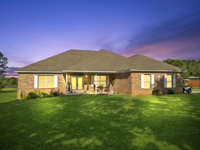 59 Sylvenia Dale Rd, Lumberton, MS 39455