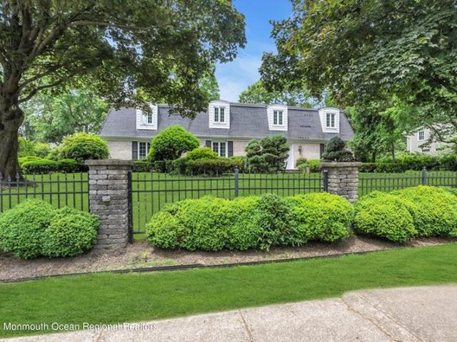 5 Mahoras Dr, Ocean Township, NJ 07712